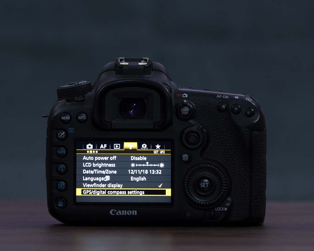 How to GeoTag Photos in Camera - PhotographyAxis