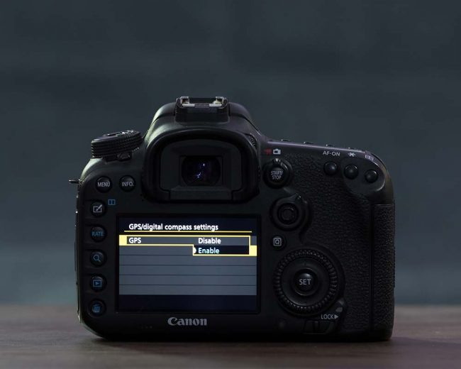 How to GeoTag Photos in Camera - PhotographyAxis