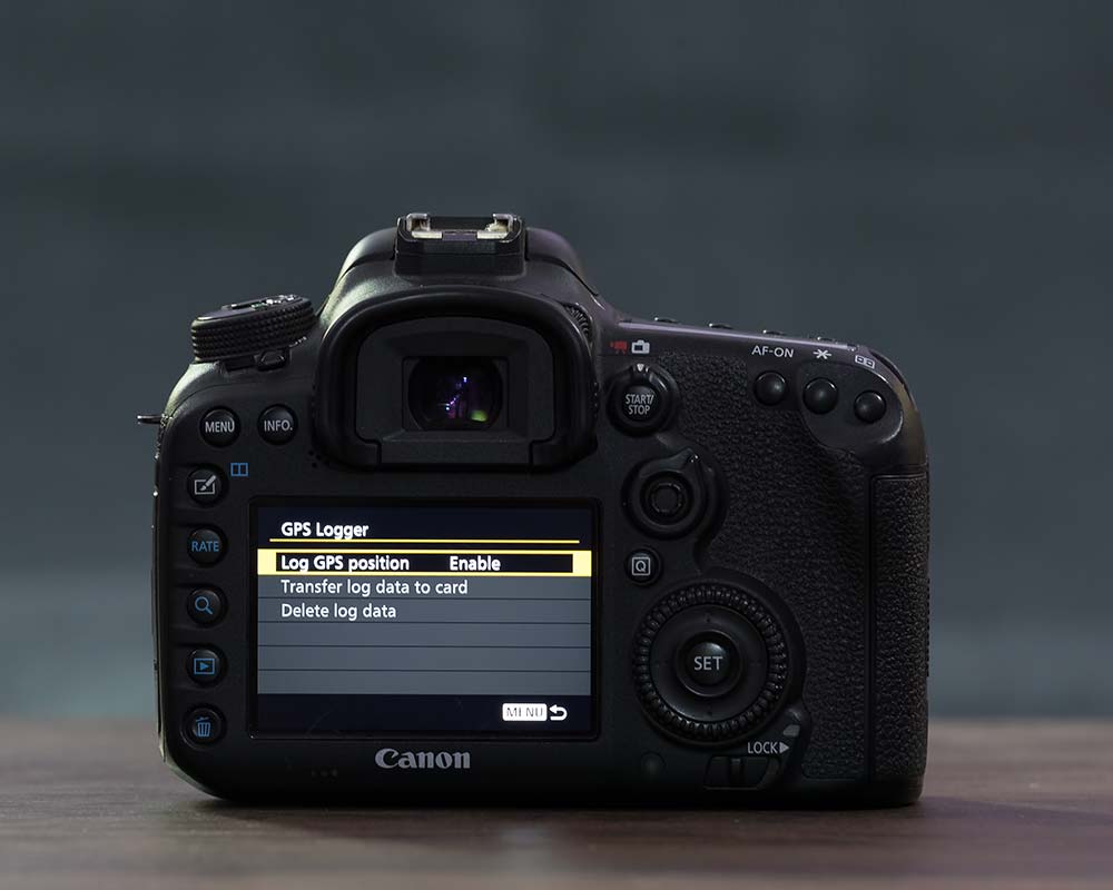 How to GeoTag Photos in Camera - PhotographyAxis