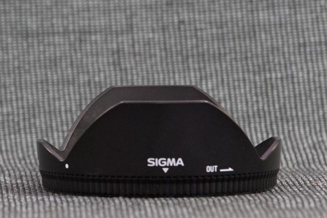 Camera Lens Hood- When & How to Use It? - PhotographyAxis