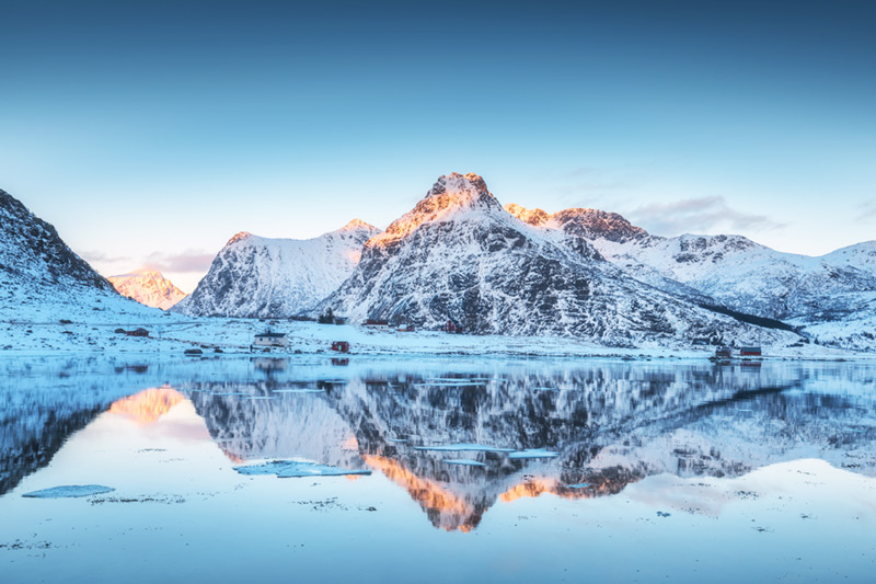 Water Reflection Photography - Beginners Guide - PhotographyAxis