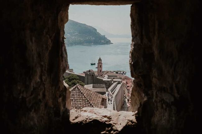 Review of Impossible Things – The AI Photo Editor - PhotographyAxis